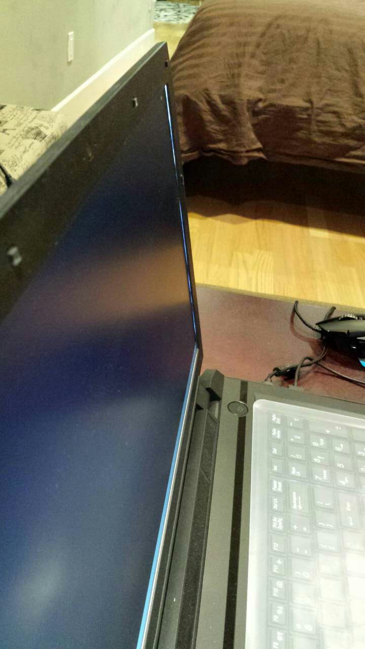 Gap between monitor screen and shell | By: lychee - Digital Storm Forums